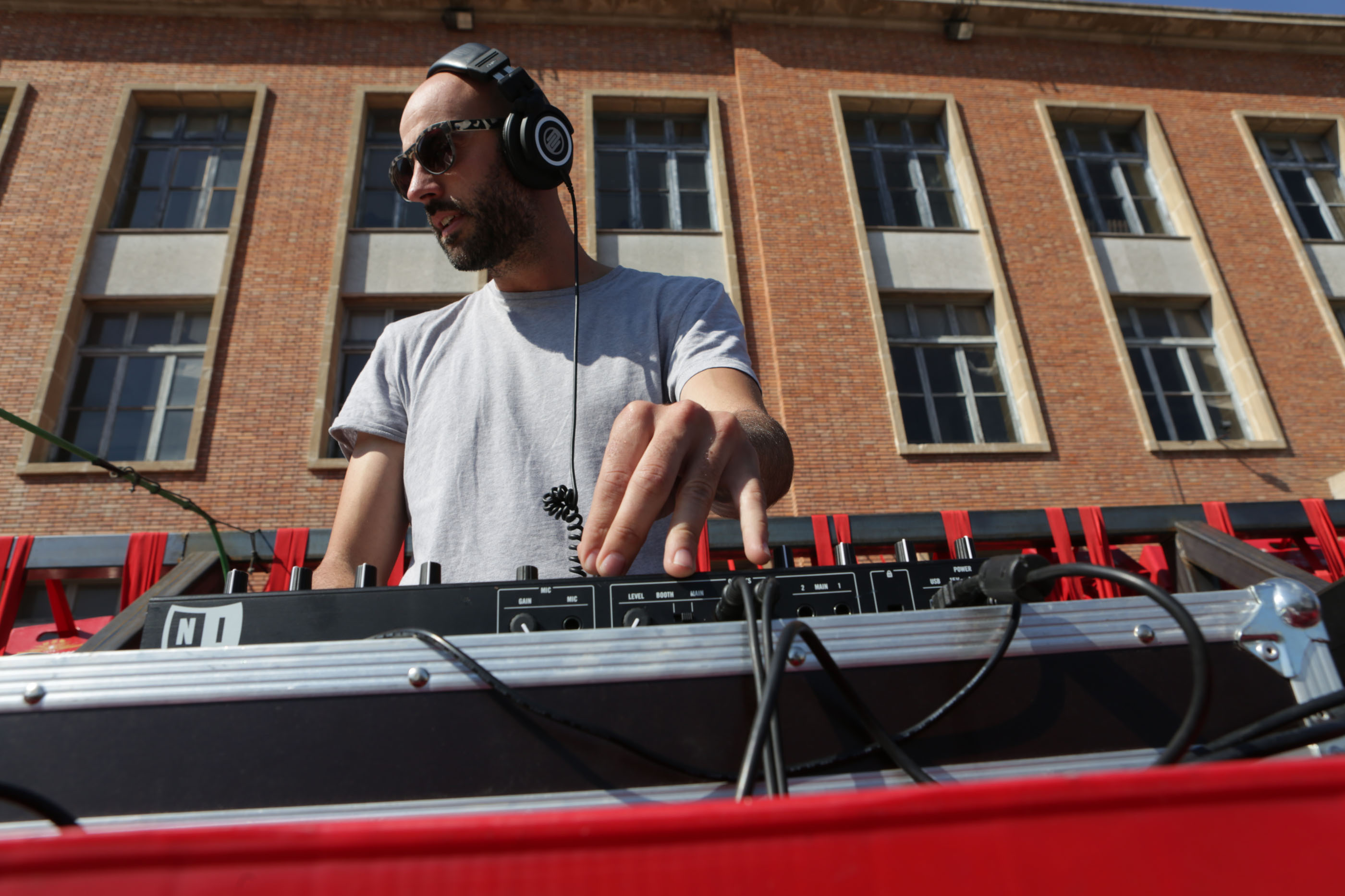 Sesión de DJ: Dj Brown - REC.0 Experimental Stores